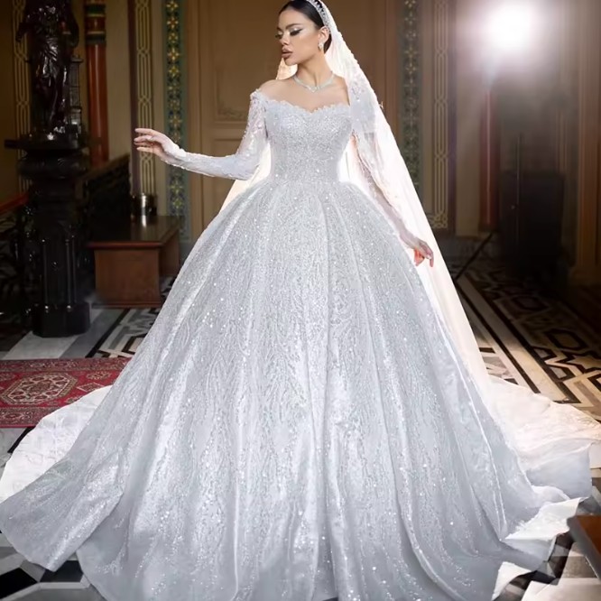 Langarm Ball Linie Glitzer Brautkleid Eve mit Schleppe – Brautmode ...
